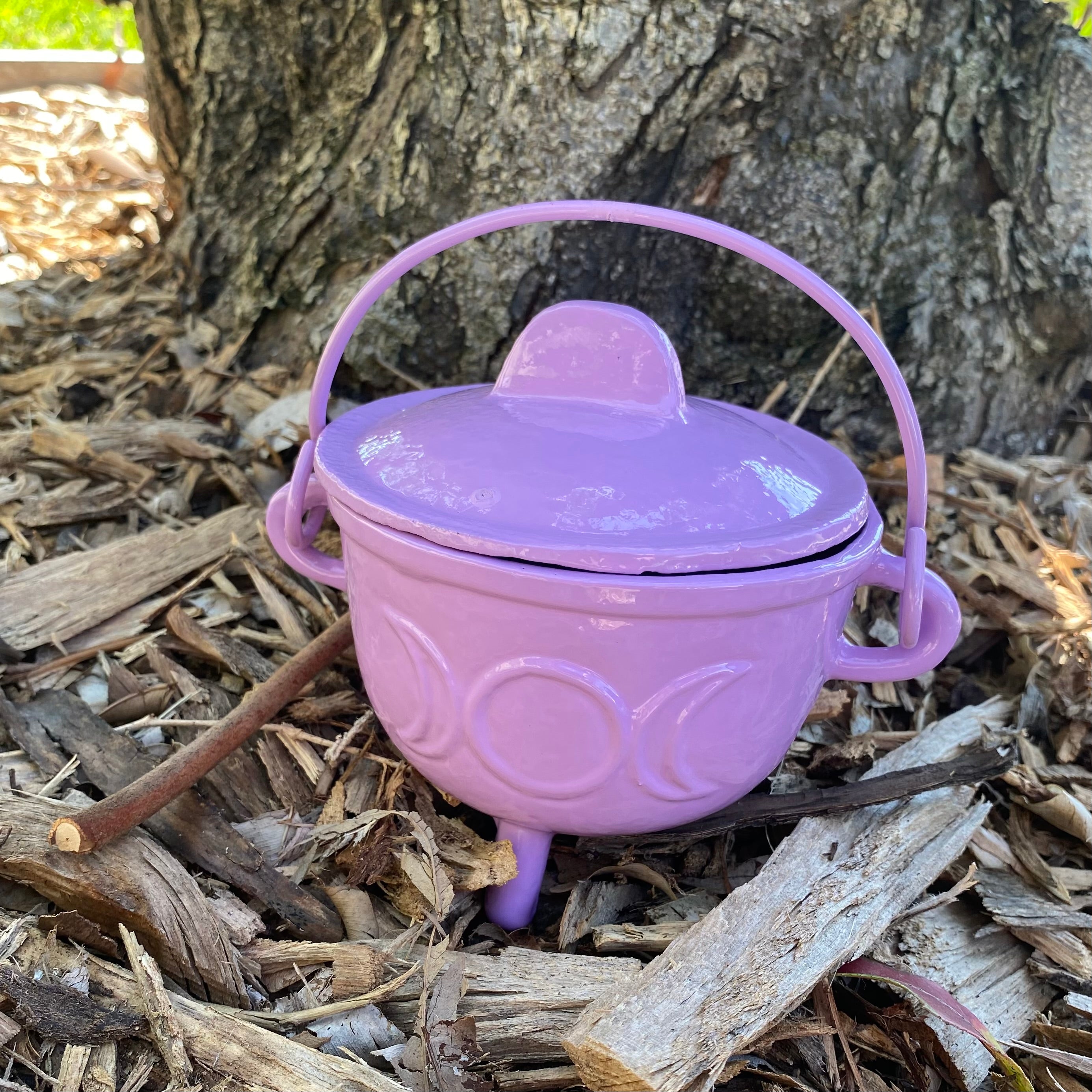 Triple Moon Cast Iron Coloured Cauldron - Medium (Assorted) – IQM Store